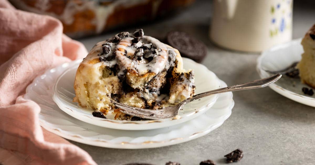 Oreo Cinnamon Rolls - Wild Wild Whisk